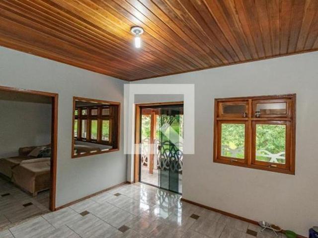 Casa à Venda Centro, 4 Quartos, 198 m2