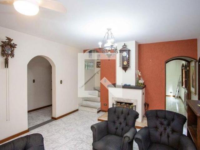 Casa à Venda Centro, 4 Quartos, 230 m2