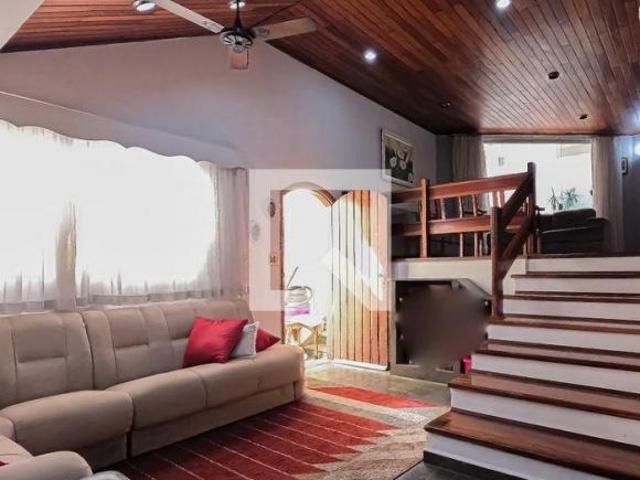 Casa à Venda Centro, 4 Quartos, 240 m² Guarulhos