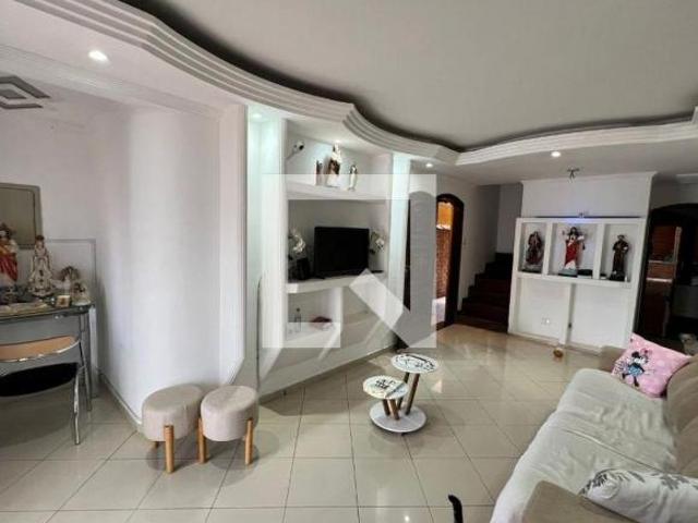 Casa à Venda Centro, 4 Quartos, 256 m2