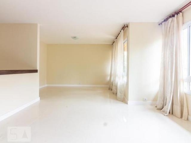 Casa à Venda Centro, 4 Quartos, 300 m2