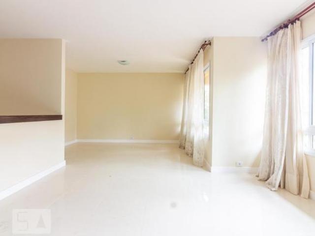 Casa à Venda Centro, 4 Quartos, 300 m2