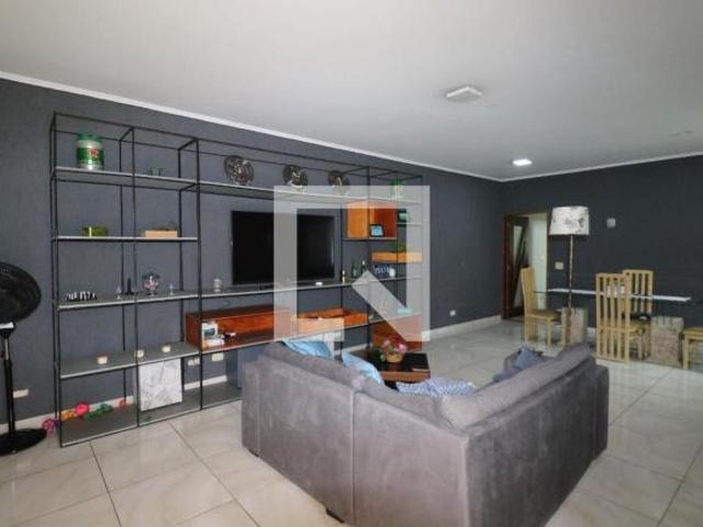 Casa à Venda Centro, 4 Quartos, 309 m2