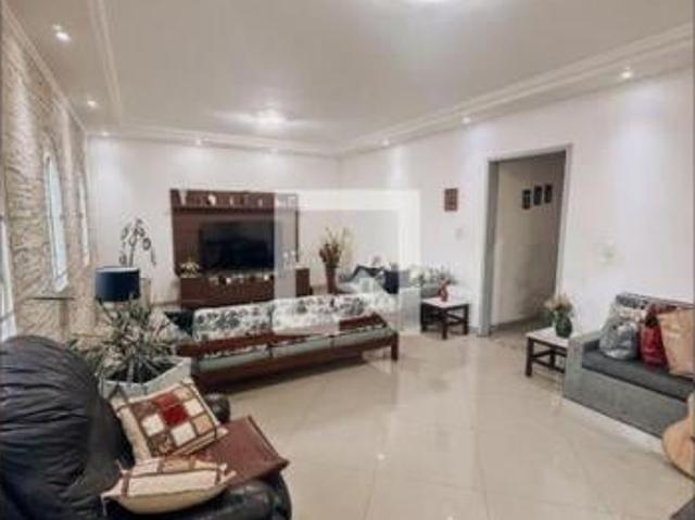 Casa à Venda Centro, 5 Quartos, 220 m2