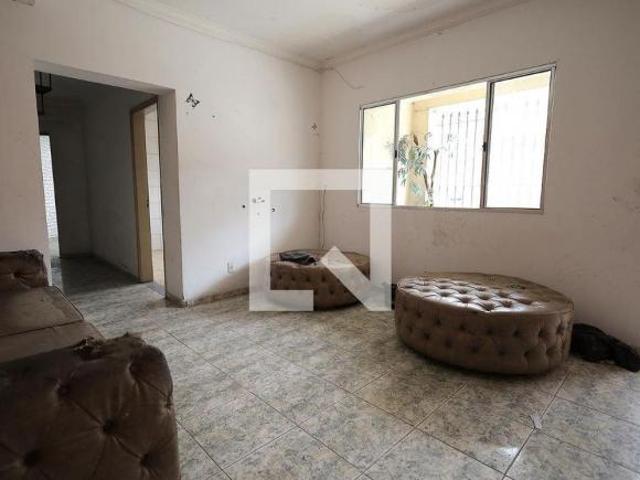 Casa à Venda Centro, 6 Quartos, 200 m2