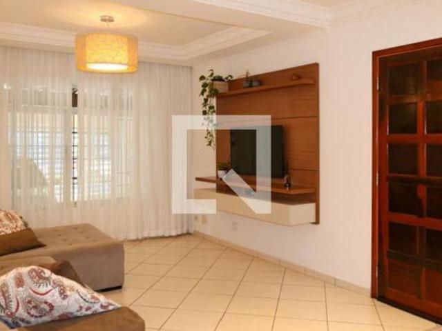 Casa à Venda Cerâmica, 3 Quartos, 177 m2