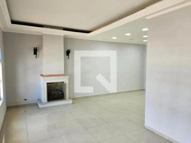 Casa à Venda Chácara Agrindus, 4 Quartos, 280 m² Taboão da Serra