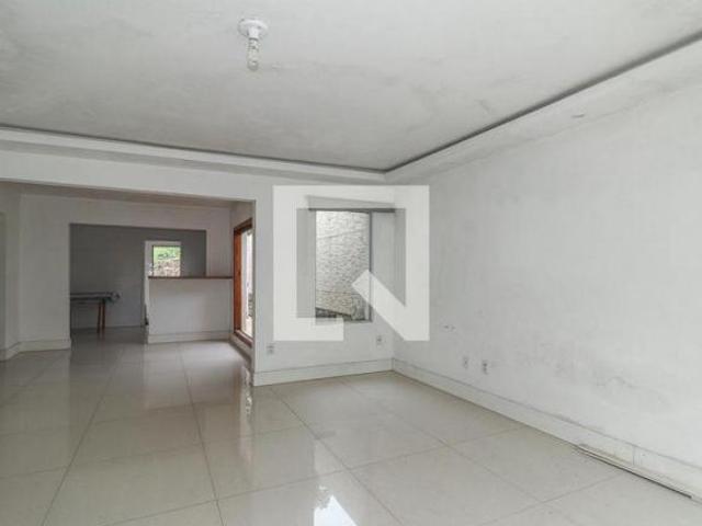 Casa à Venda Chácara das Pedras, 3 Quartos, 150 m² Porto Alegre