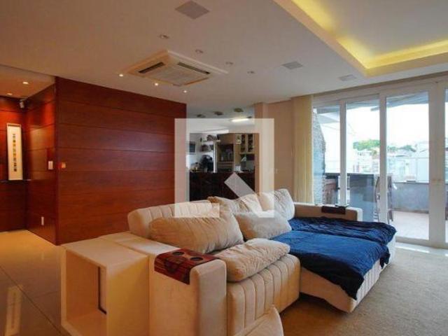 Casa à Venda Chácara das Pedras, 4 Quartos, 453 m² Porto Alegre