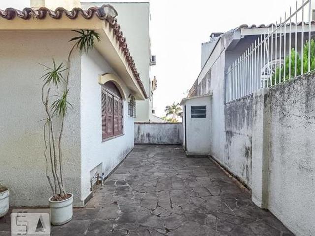 Casa à Venda Chácara das Pedras, 4 Quartos, 240 m² Porto Alegre