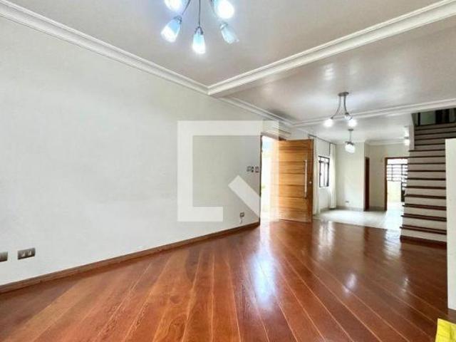 Casa à Venda Chácara Inglesa, 3 Quartos, 250 m² São Paulo