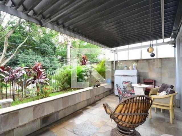 Casa à Venda Chácara Inglesa, 3 Quartos, 300 m2