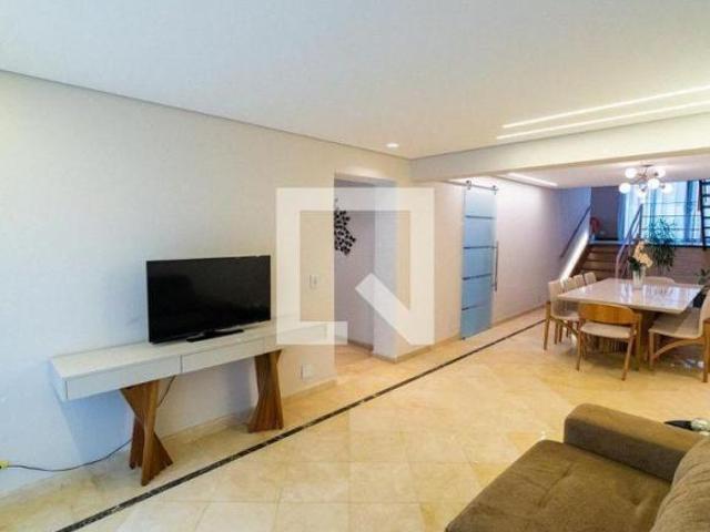Casa à Venda Chácara Inglesa, 3 Quartos, 393 m² São Paulo