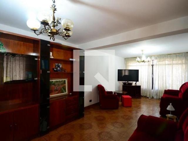 Casa à Venda Chácara Inglesa, 4 Quartos, 140 m2