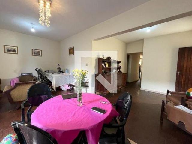 Casa à Venda Chácara Inglesa, 4 Quartos, 195 m2
