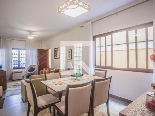 Casa à Venda Chácara Inglesa, 4 Quartos, 195 m² São Paulo