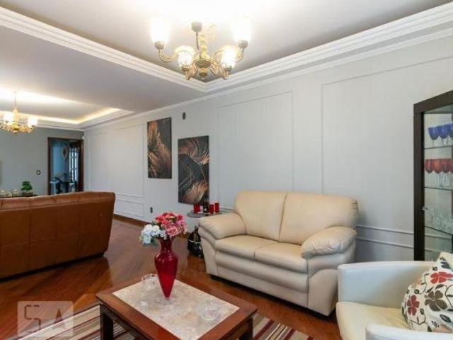 Casa à Venda Chácara Inglesa, 4 Quartos, 250 m2