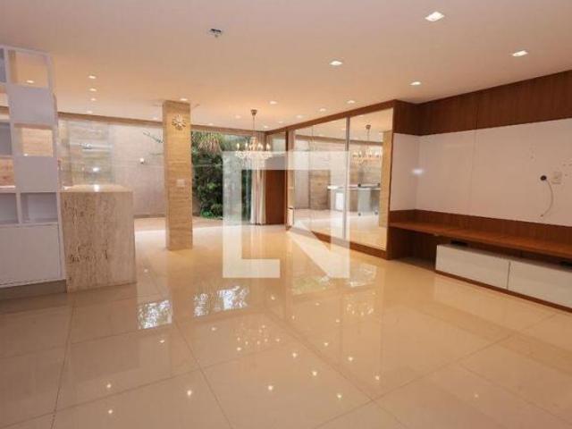Casa à Venda Chácaras Alto da Glória, 3 Quartos, 156 m² Goiânia