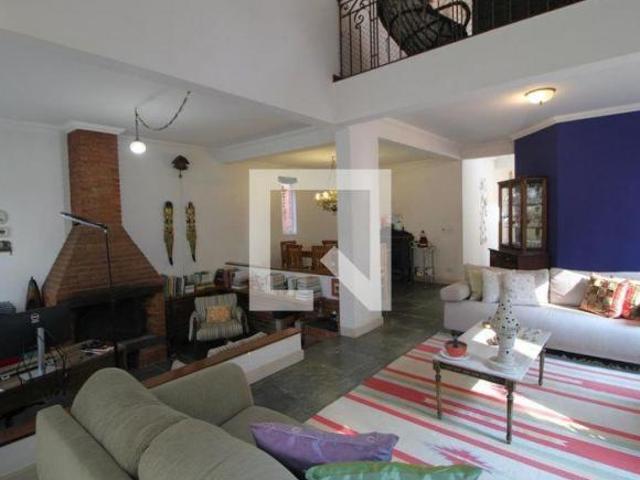 Casa à Venda Cidade Dutra, 3 Quartos, 185 m² São Paulo