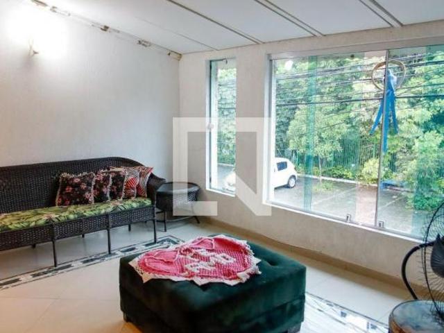 Casa à Venda Cidade das Flores, 3 Quartos, 120 m2