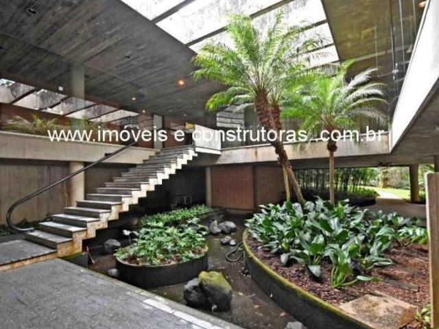 Casa a venda Cidade Jardim 976 m² 5 suítes com closet 10 vagas AC / 3.100 m² AT