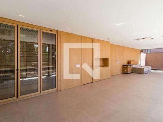 Casa à Venda Cidade Jardim, 3 Quartos, 1257 m² São Paulo