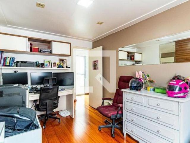 Casa à Venda Cidade São Francisco, 3 Quartos, 142 m2