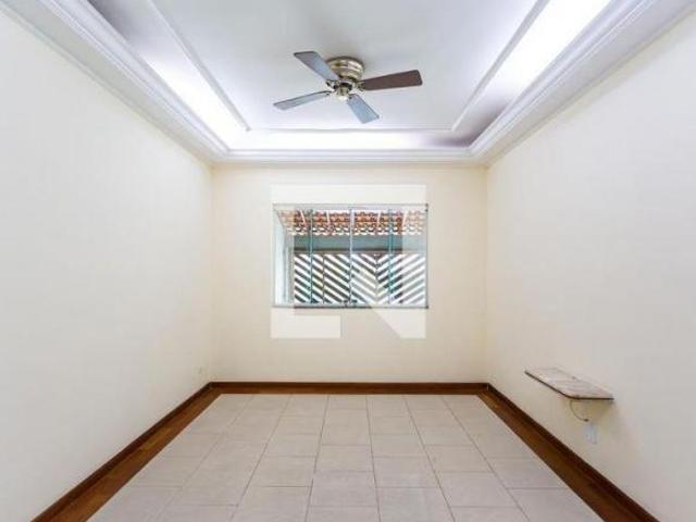 Casa à Venda Cidade São Francisco, 3 Quartos, 150 m² São Paulo