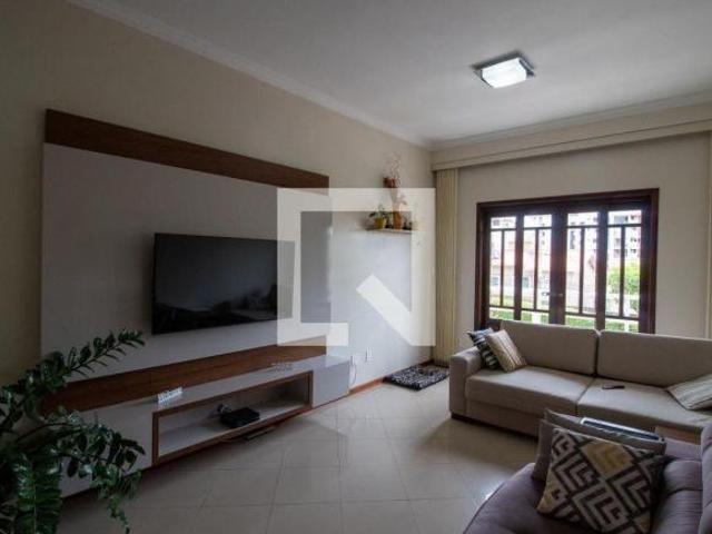 Casa à Venda Cidade São Francisco, 3 Quartos, 175 m2