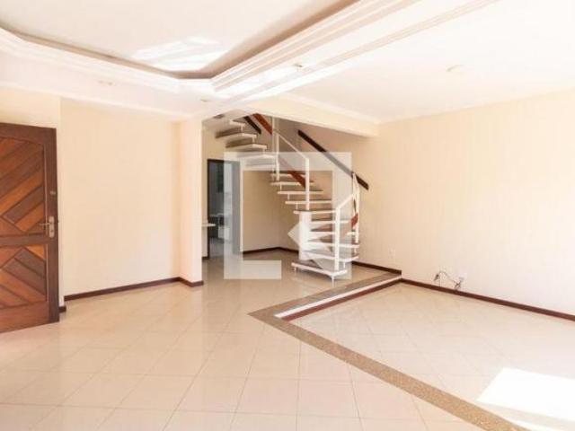 Casa à Venda Cidade São Francisco, 3 Quartos, 250 m² São Paulo