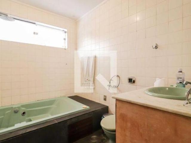 Casa à Venda Cidade São Francisco, 3 Quartos, 258 m2