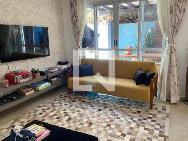Casa à Venda Cidade São Francisco, 3 Quartos, 274 m2
