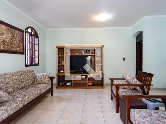 Casa à Venda Cidade São Francisco, 3 Quartos, 200 m2