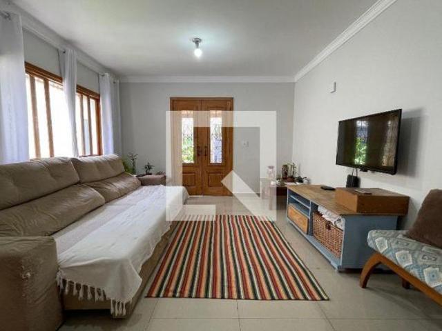Casa à Venda Cidade São Francisco, 3 Quartos, 200 m2