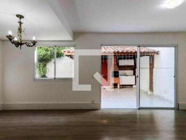 Casa à Venda Cidade São Francisco, 3 Quartos, 220 m2