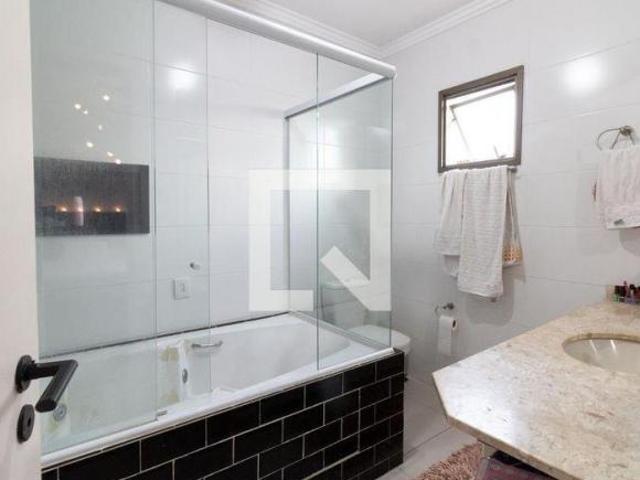 Casa à Venda Cidade São Francisco, 3 Quartos, 220 m2