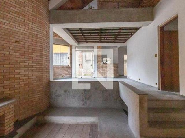 Casa à Venda Cidade São Francisco, 3 Quartos, 350 m² São Paulo