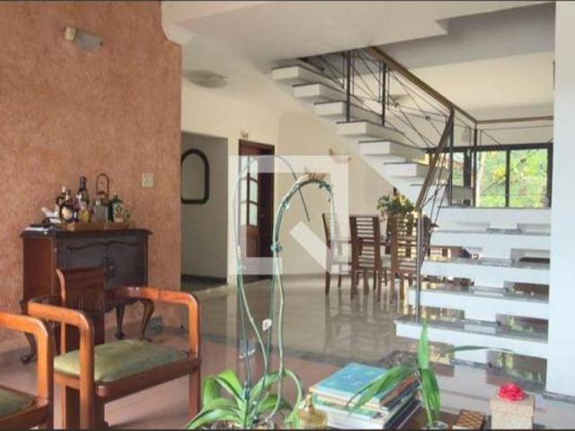 Casa à Venda Cidade São Francisco, 3 Quartos, 380 m² São Paulo