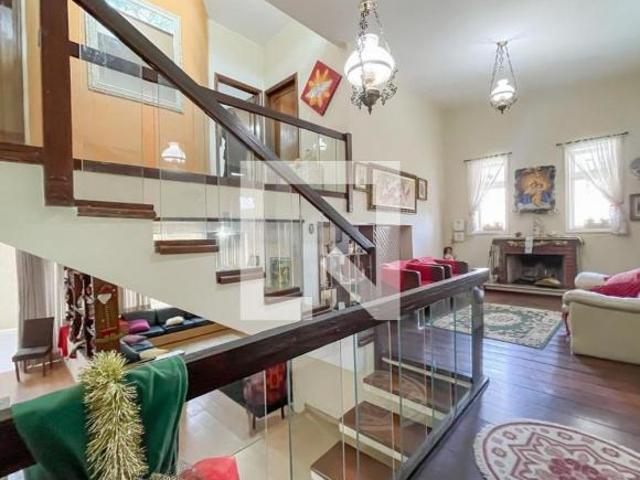 Casa à Venda Cidade São Francisco, 3 Quartos, 500 m2