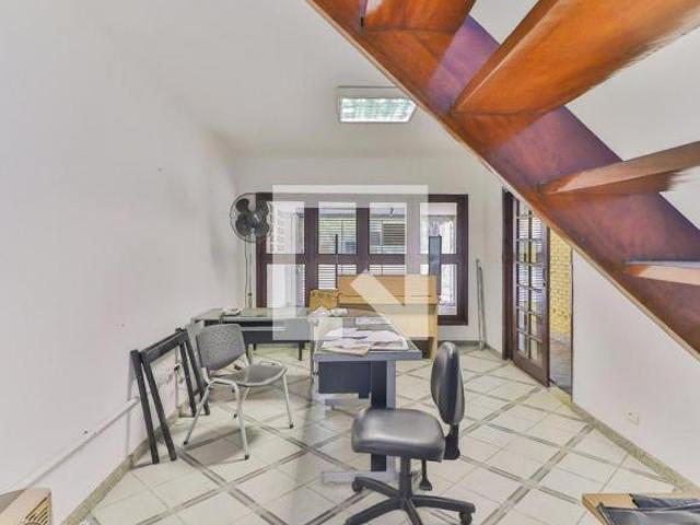Casa à Venda Cidade São Francisco, 2 Quartos, 150 m2