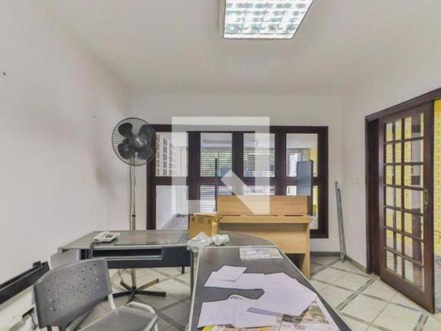 Casa à Venda Cidade São Francisco, 2 Quartos, 150 m² São Paulo