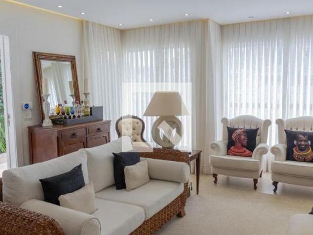 Casa à Venda Cidade São Francisco, 5 Quartos, 300 m² São Paulo
