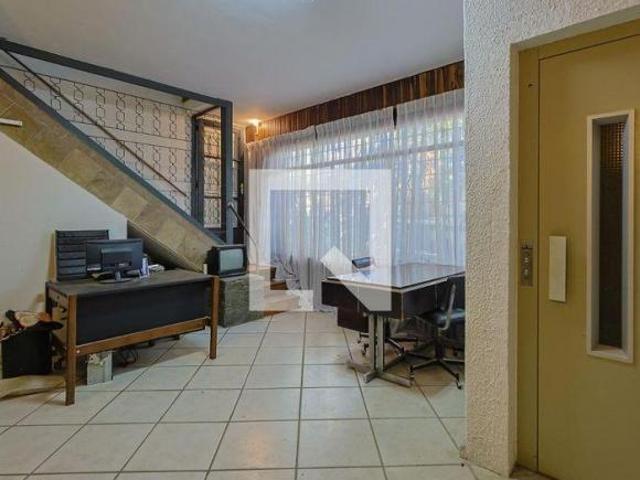 Casa à Venda Cruzeiro, 4 Quartos, 390 m2