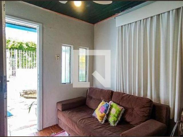 Casa à Venda Cristal, 2 Quartos, 117 m² Porto Alegre