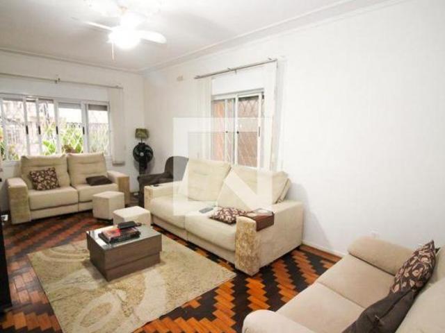 Casa à Venda Cristal, 2 Quartos, 147 m² Porto Alegre