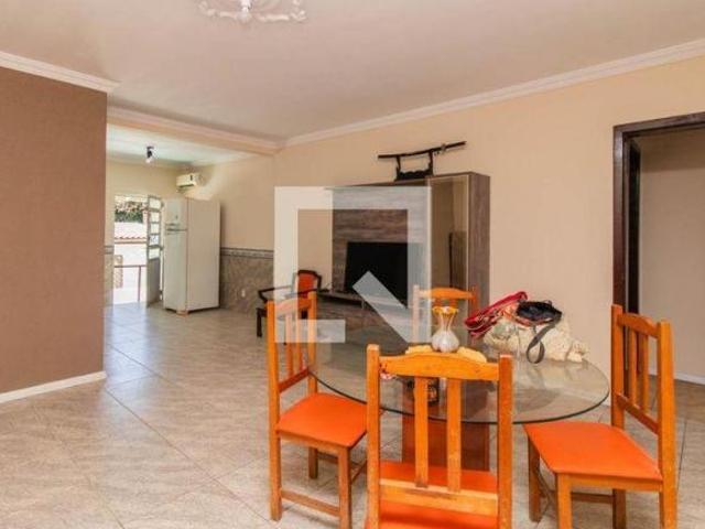 Casa à Venda Cristal, 3 Quartos, 300 m² Porto Alegre