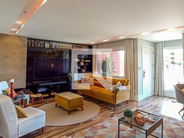 Casa à Venda Cristal, 3 Quartos, 404 m² Porto Alegre
