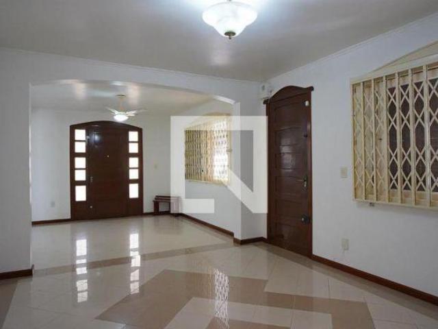 Casa à Venda Cristo Redentor, 3 Quartos, 300 m² Porto Alegre