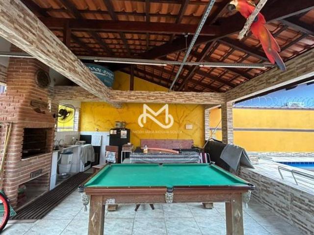 Casa à venda a 180m da praia no Jardim Rio da Praia