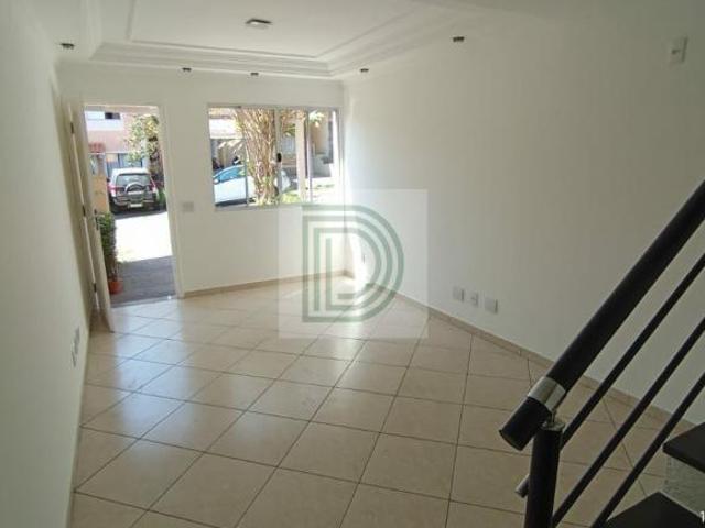 Casa à Venda a 3 minutos a pé do Shopping The Square e Padaria dona Deôla